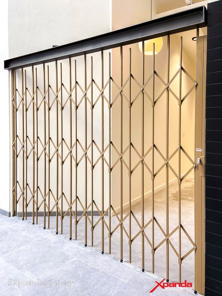 Multiguard Expanding Trellis Door | Xpanda
