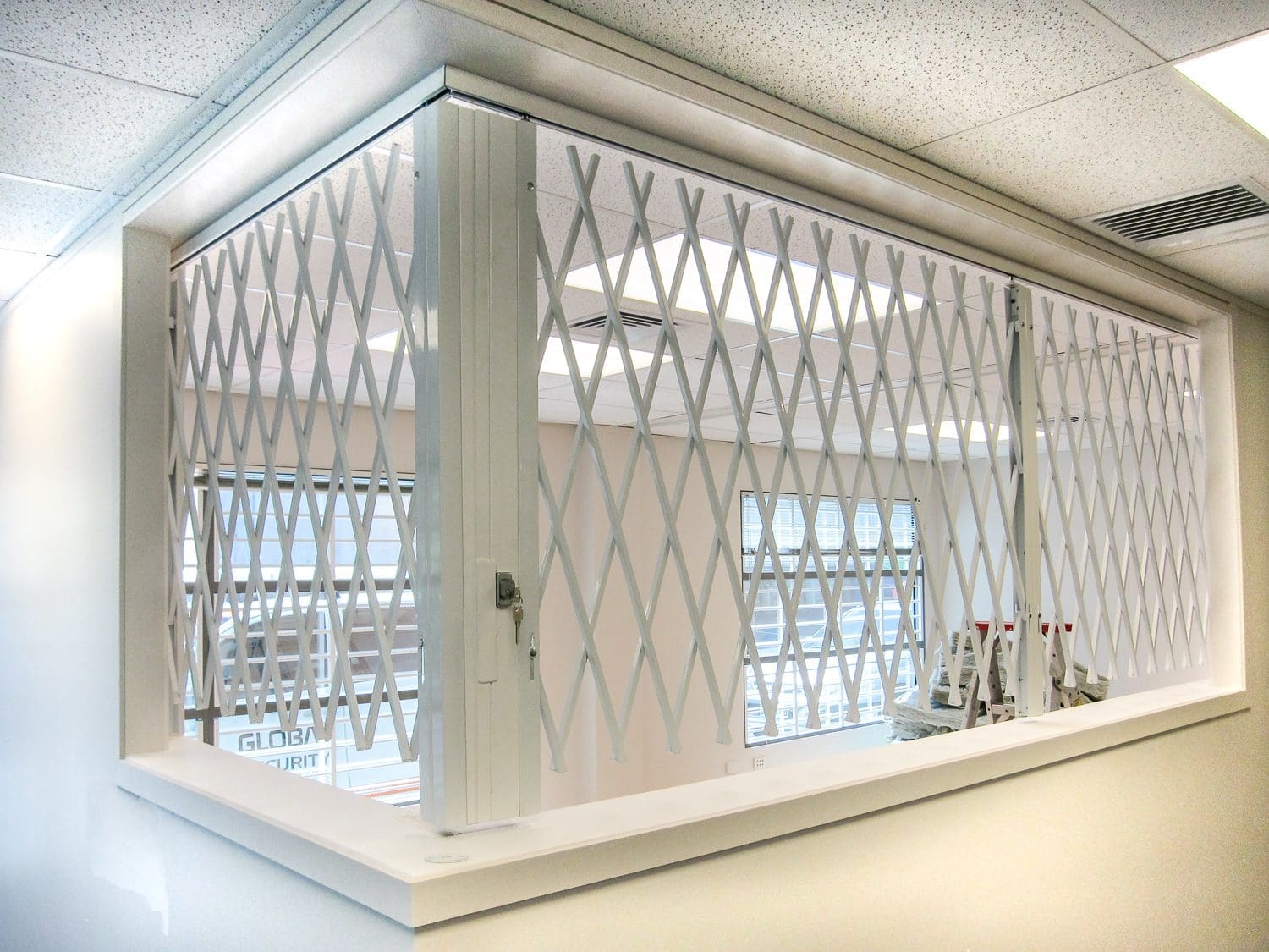 Saftidor Retractable Security Grille - Auckland | Xpanda