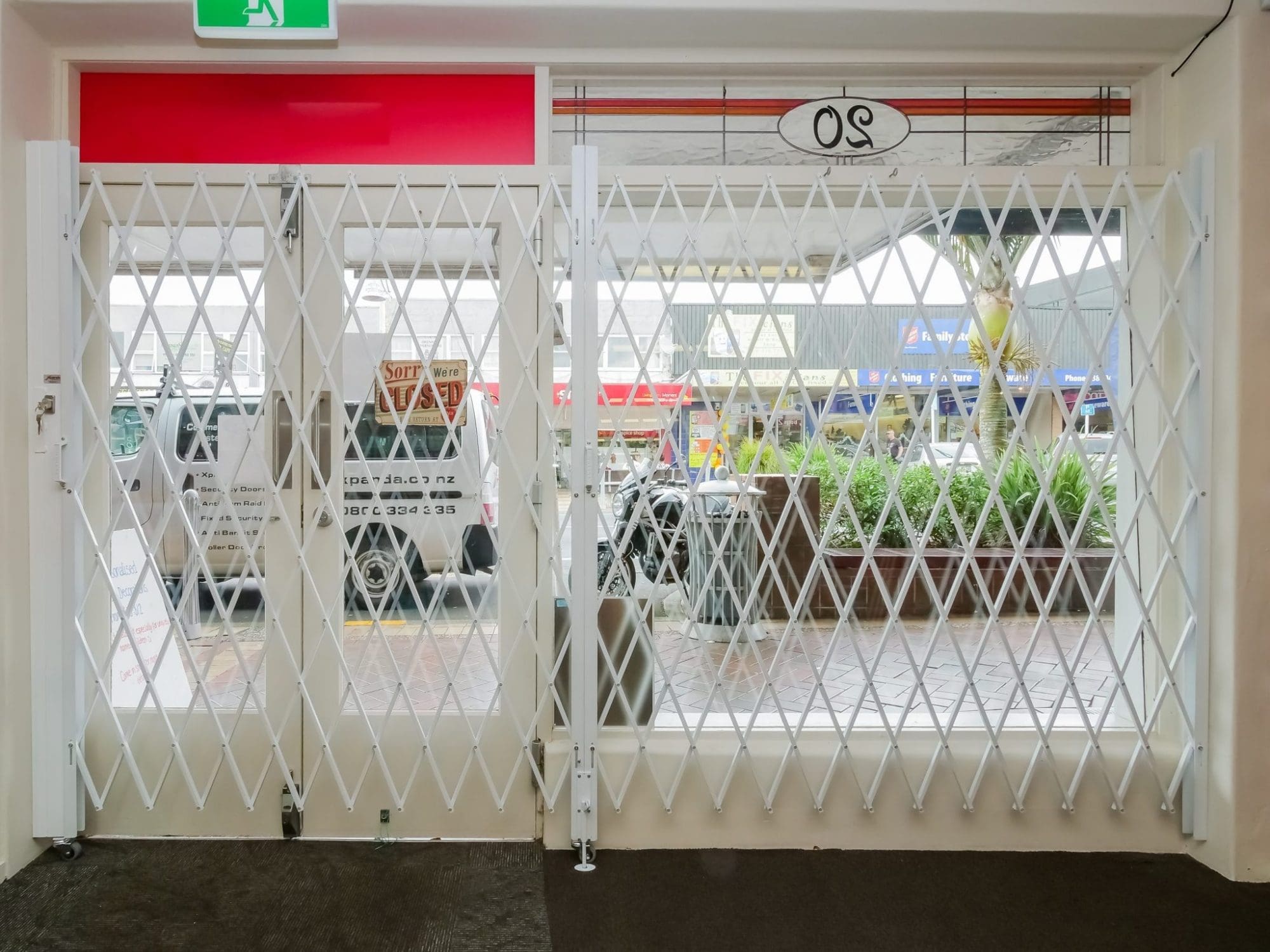 Saftidor Retractable Security Grille - Auckland | Xpanda