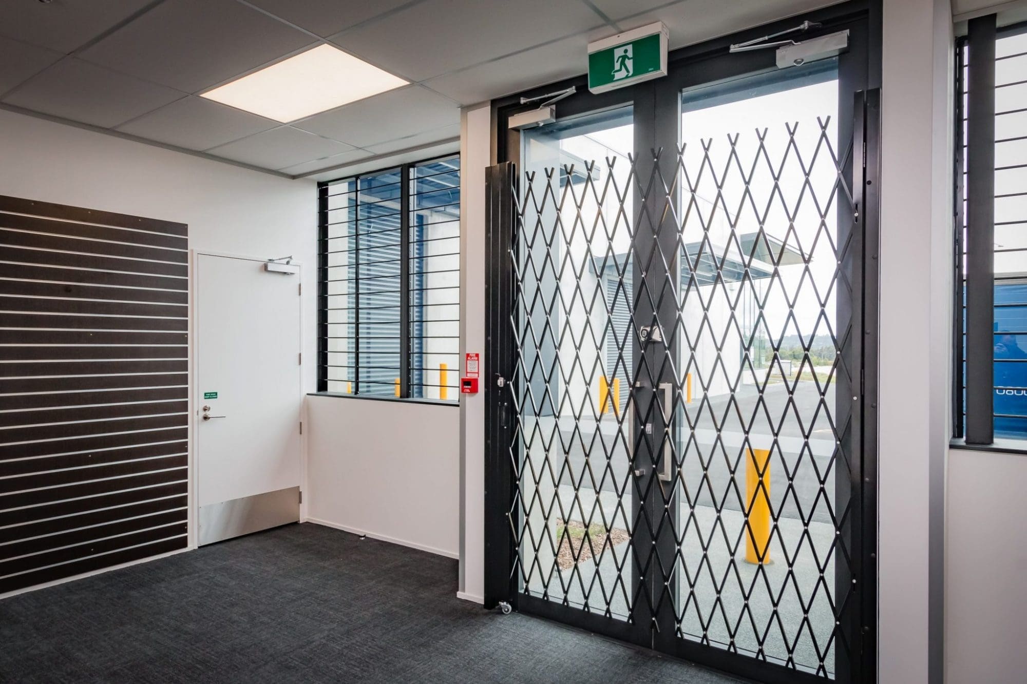 Saftidor Retractable Security Grille - Auckland | Xpanda
